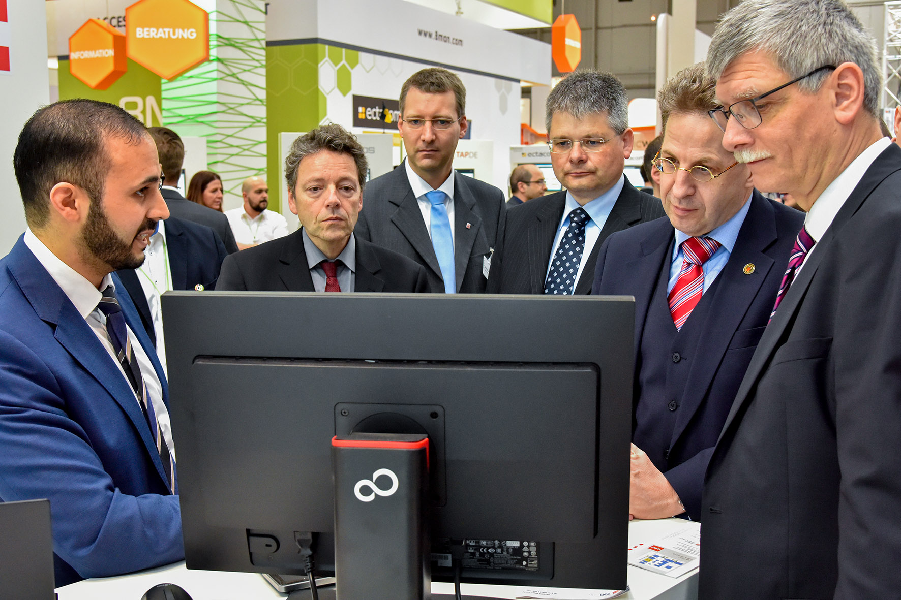 Verfassungsschutz-Präsident bei uns zu Besuch auf der Cebit 2017 - quanticor-security.de